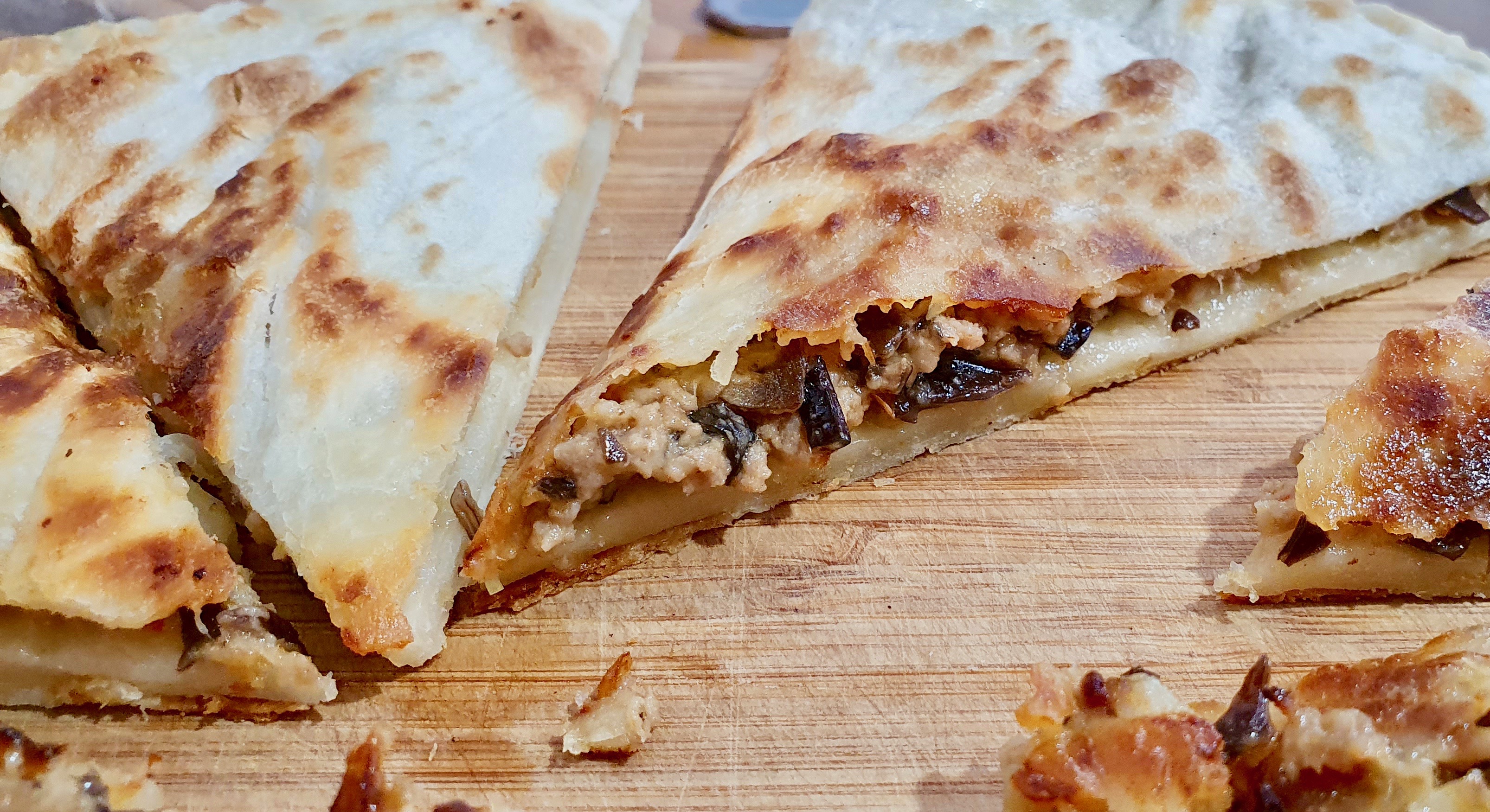 Cheesy Thai Red Curry Pork Stuffed Paratha – Polyphagic Abby