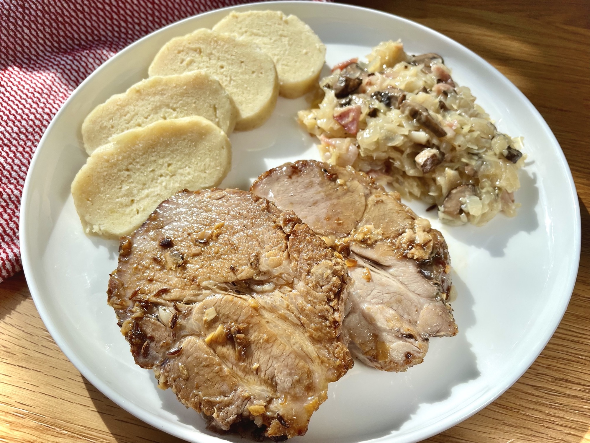 Vepřo knedlo zelo (pork, dumpling, sauerkraut) – a Czech national dish – Polyphagic Abby