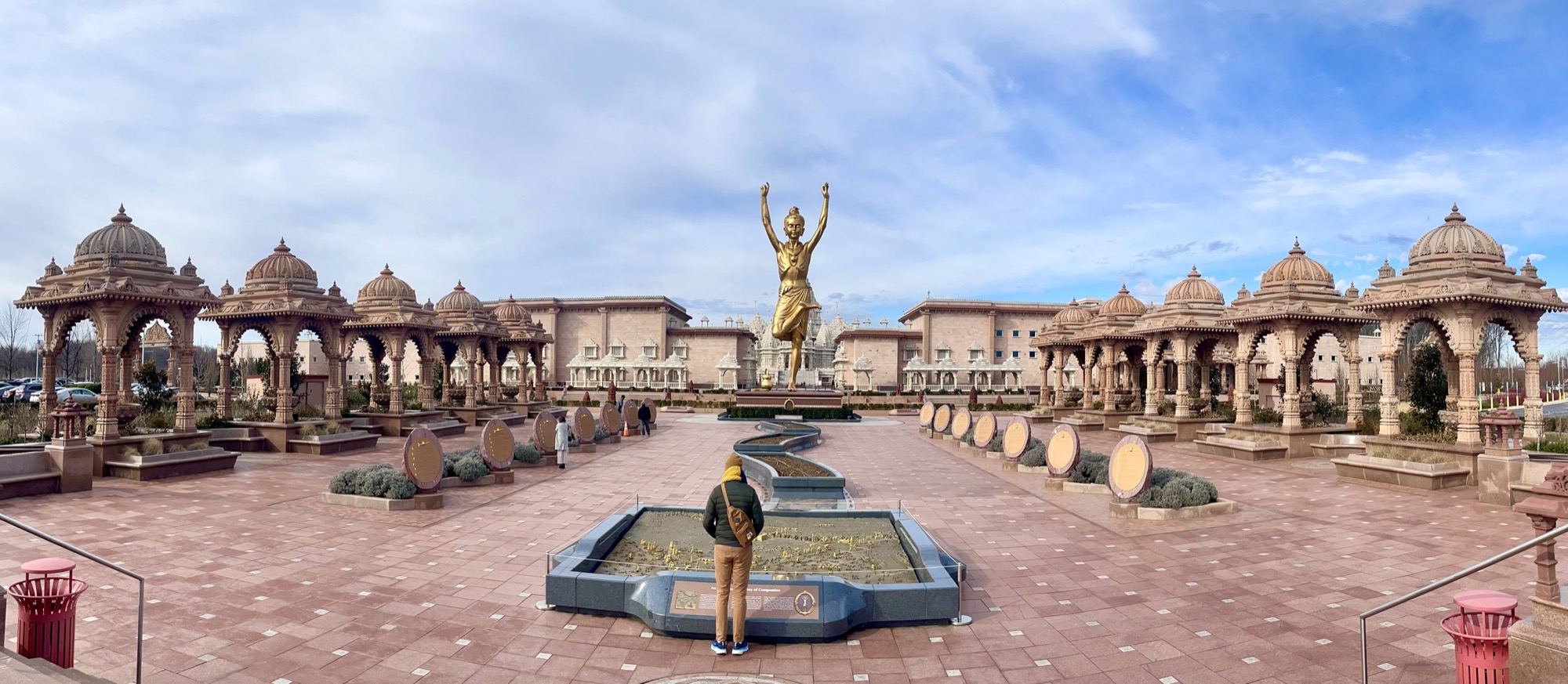 BAPS Swaminarayan Akshardham – The Largest Hindu Temple Outside of Asia ...