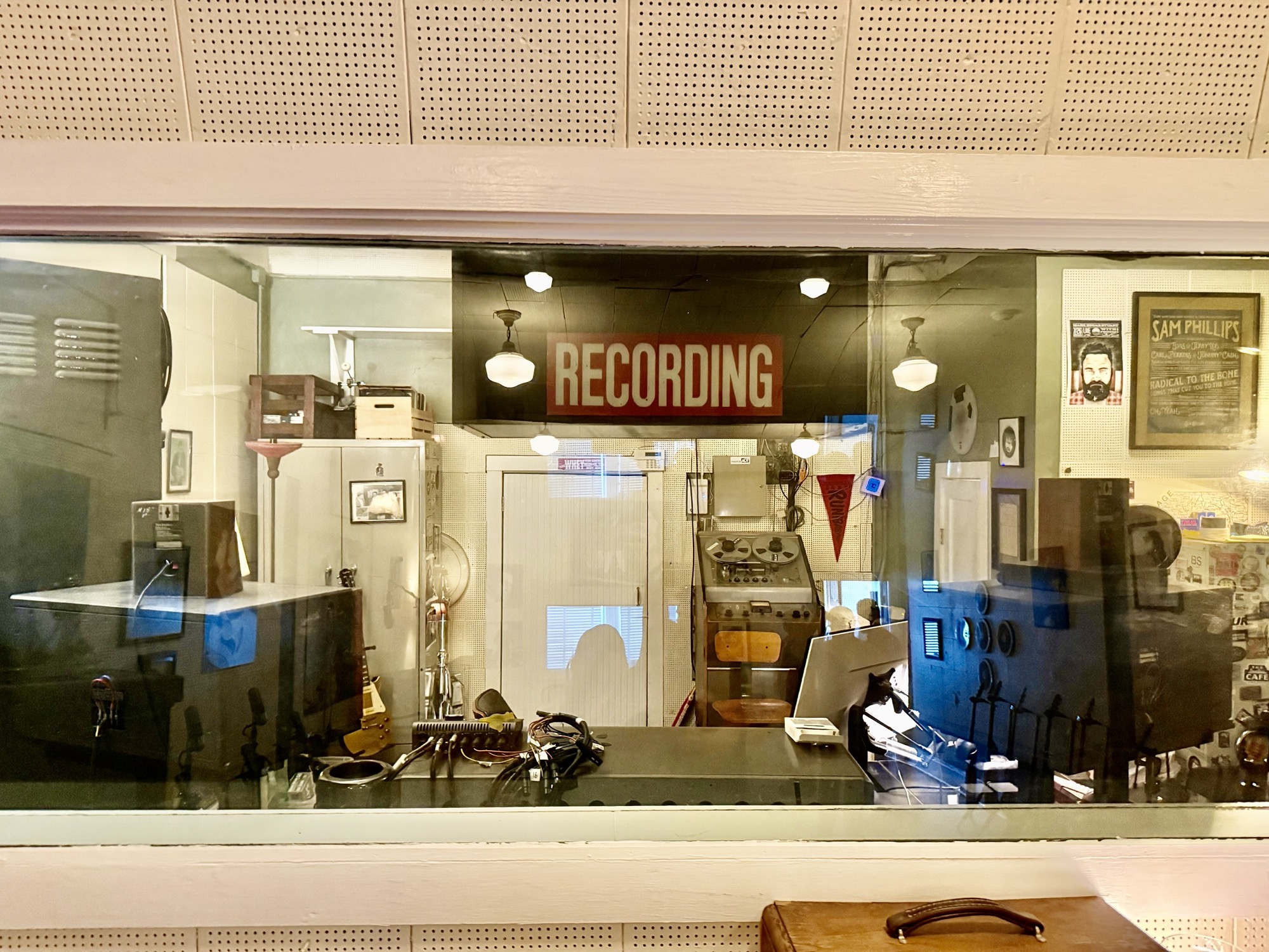 Explore Sun Studio: Rock and Roll’s Birthplace – Polyphagic Abby