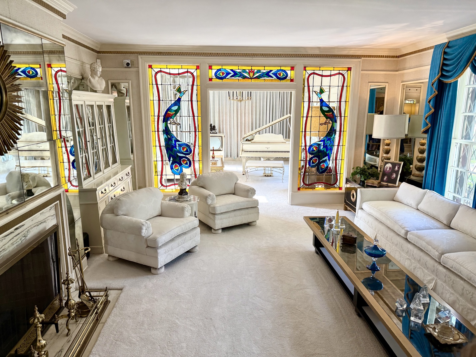 Graceland: A Complete Guide to Visiting Elvis Presley’s Home ...